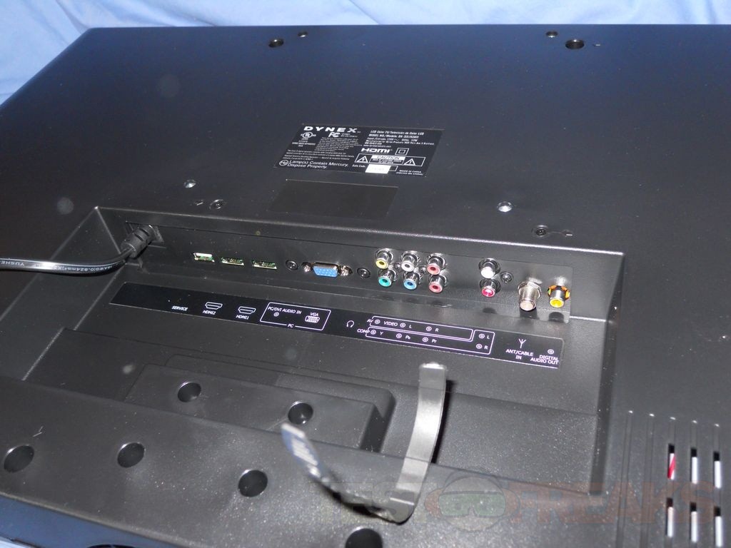 Review of Dynex 32" Class 720p 60Hz LCD HDTV | Technogog