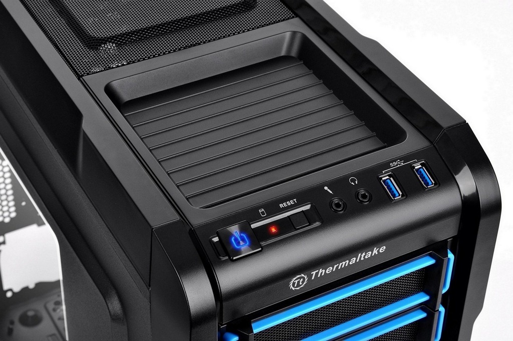 Thermaltake Intros the Chaser A31 Tron Inspired PC Chassis | Technogog